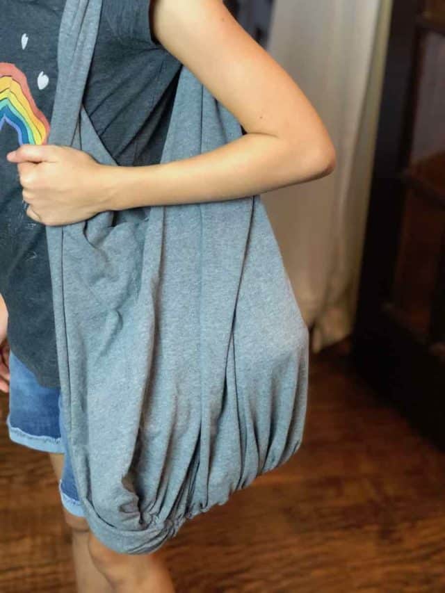How to Make a No-Sew T-Shirt Bag