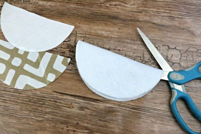 Easy Sew Circle Zip Earbud Pouch Tutorial with Free Pattern