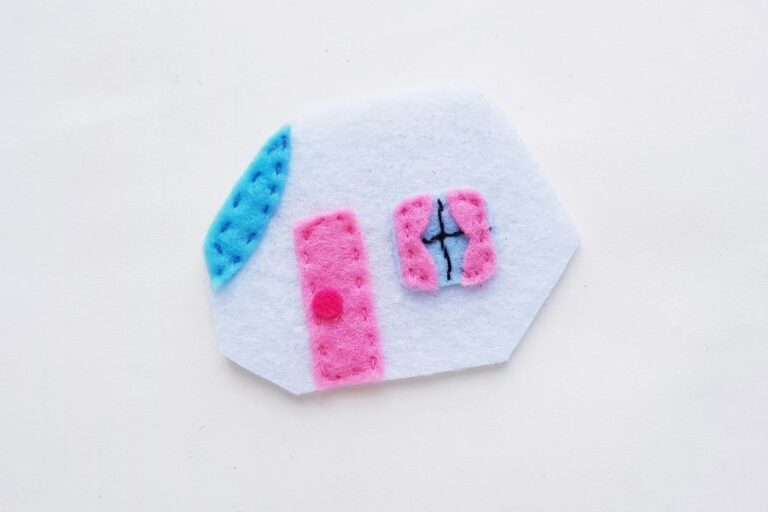 Easy Sew Felt Camper with Free Pattern