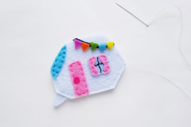 Easy Sew Felt Camper with Free Pattern