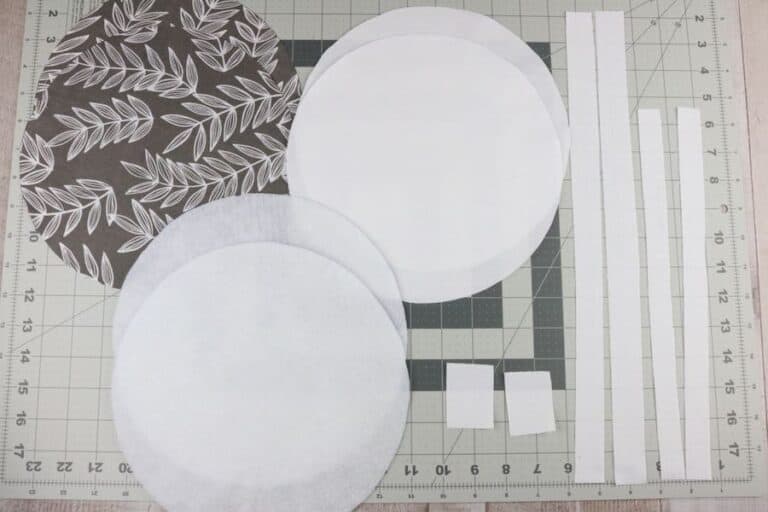 How To Make A Round Zippered Purse with Free Pattern