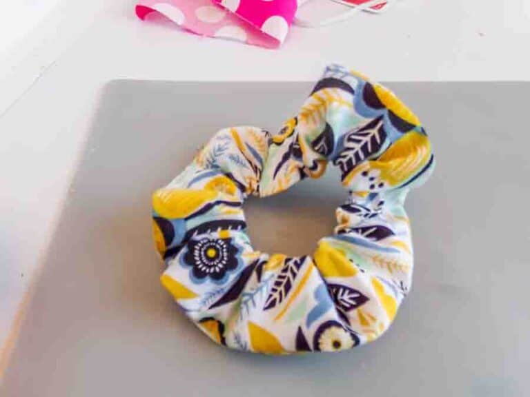 Easy DIY No-Sew Scrunchie