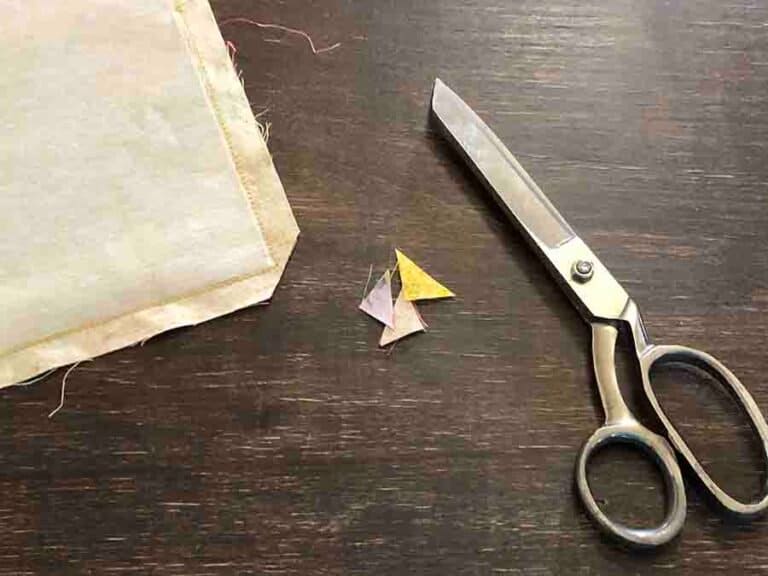 How To Make A Reversible Table Runner for Beginners