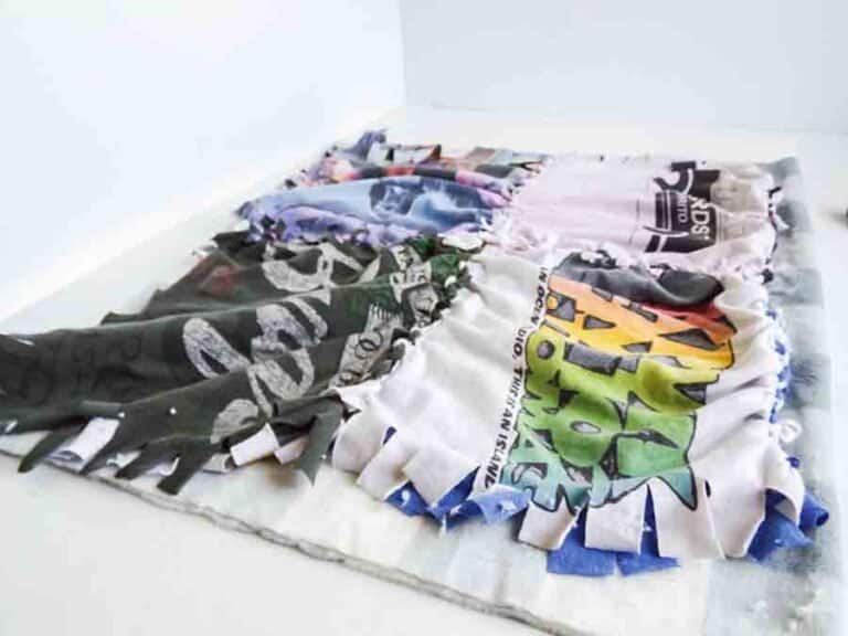 DIY T-Shirt Blanket No-Sew Project