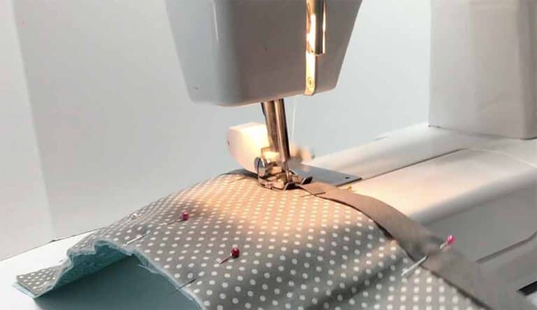 How To Make A Sewing Machine Mat With Pocket
