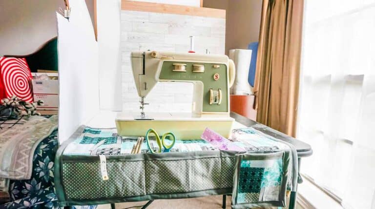 How To Make A Sewing Machine Mat With Pocket