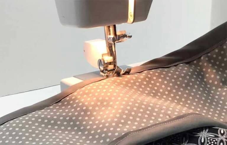 How To Make A Sewing Machine Mat With Pocket
