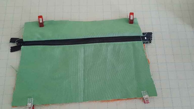 Free Fanny Pack Sewing Pattern & Easy to Follow Sewing Tutorial