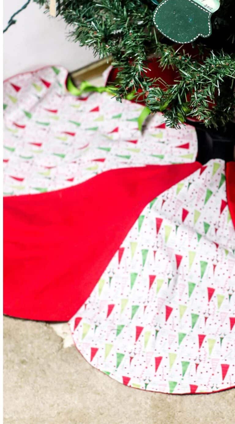 How to Make a Christmas Tree Skirt with Pattern